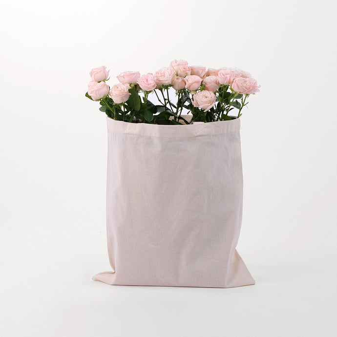 Bombastic Spray Roses in Tote Bag | Cream Pink Roses in Dubai – TWIGS